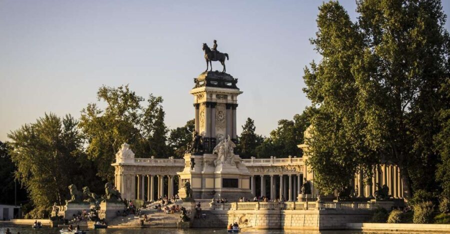 Madrid: Secrets of Retiro Park 2-Hour Walking Tour - Practical Details and What to Expect