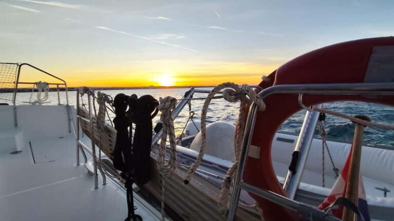 Mallorca: Catamaran Boat Tour with Tapas - Transport, Group Size, and Pricing: Why It Matters