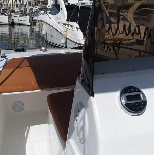 Marbella: Boat Rental without License - Key Points