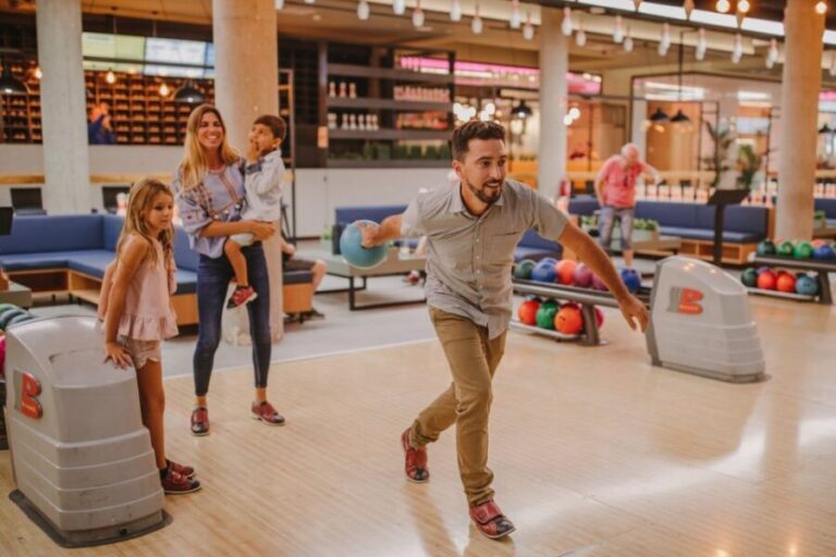 Maspalomas: Bowling Session Entry Ticket at Holiday World - Who Should Book This Experience?