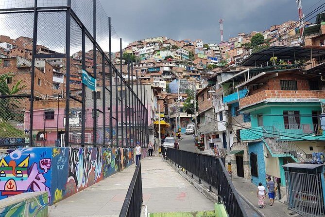 Medellín & Comuna 13 Private Tour - The Experience: What You Can Expect