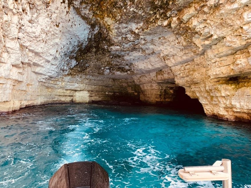 Mellieha: Speedboat Trip Round Comino Caves 2h @ Blue Lagoon - The Experience of the Guide and Group Atmosphere