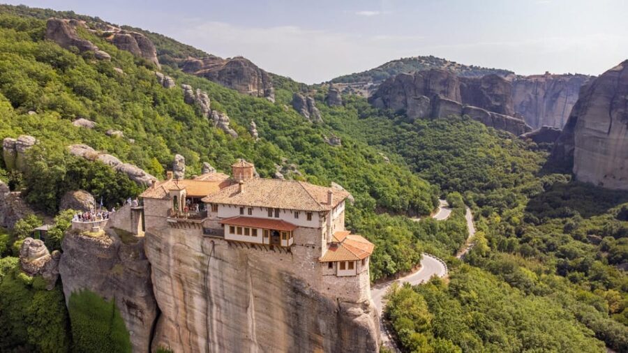 Meteora Monasteries "Byzantine Walks" From Thessaloniki - Exploring the Iconic Monasteries