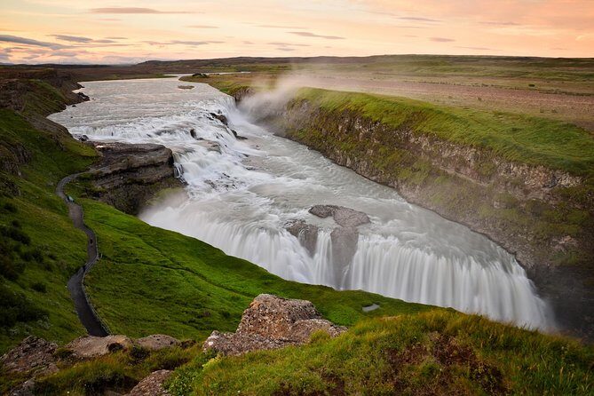 Midnight Sun Golden Circle Small-Group Tour from Reykjavik - Who Is This Tour Perfect For?