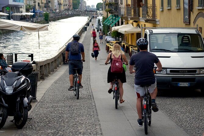 Milan: Bicycle Tour Live Tourist Guide 3 hours and half - Why This Tour Works