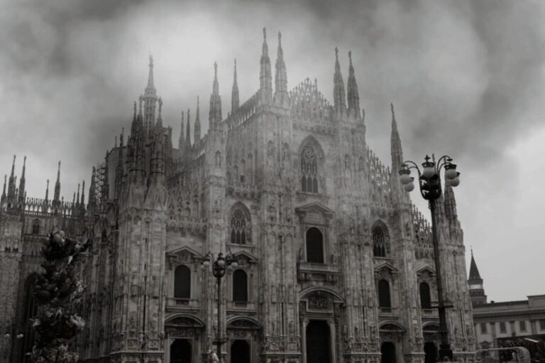 Milan: Ghosts, Mysteries, and Secrets Guided Walking Tour - The Guide Makes the Difference