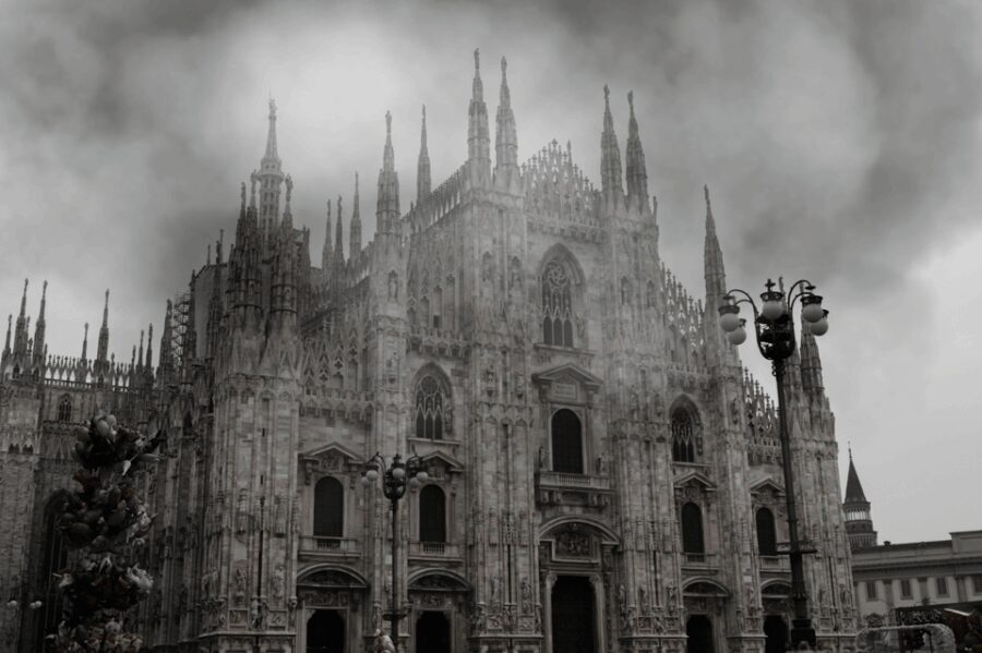 Milan: Ghosts, Mysteries, and Secrets Guided Walking Tour - The Guide Makes the Difference