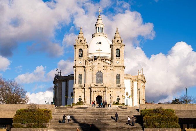 Minho Tour Private (Braga and Guimarães) Full Day - Who Should Consider This Tour?