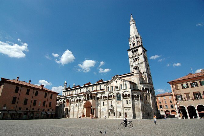 Modena city tour Walking tour in the old town - Authentic Insights from Past Travelers