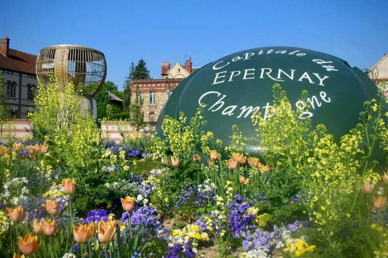 Moet et Chandon Veuve Clicquot Pommery Private Champagne - What the reviews reveal about value and experience