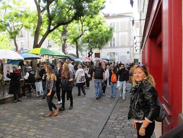 Montmartre guided walking tour with local guide in small group - Why This Tour Feels Like Good Value