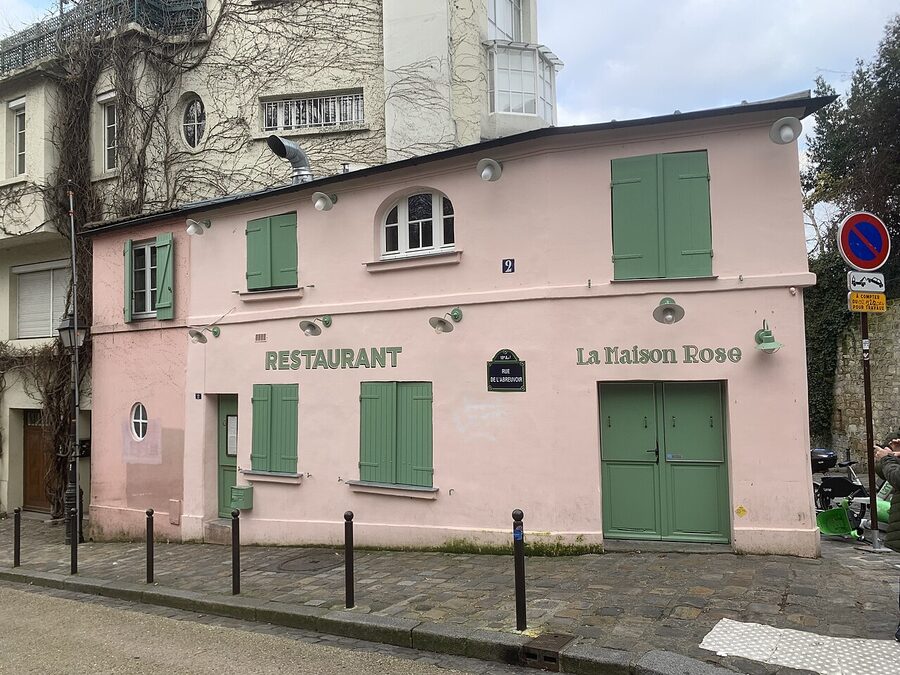 La Maison Rose pink restaurant Rue de l'Abreuvoir Montmartre Paris