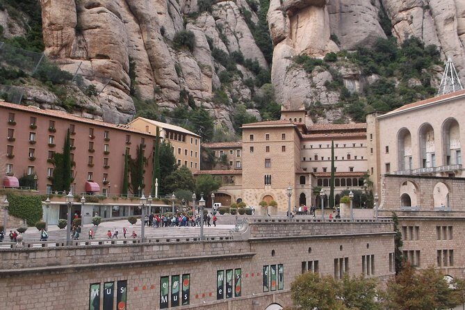 Montserrat Private Tour w/ Official Guide + Hotel or Port pick up - Who Would Love This Tour?