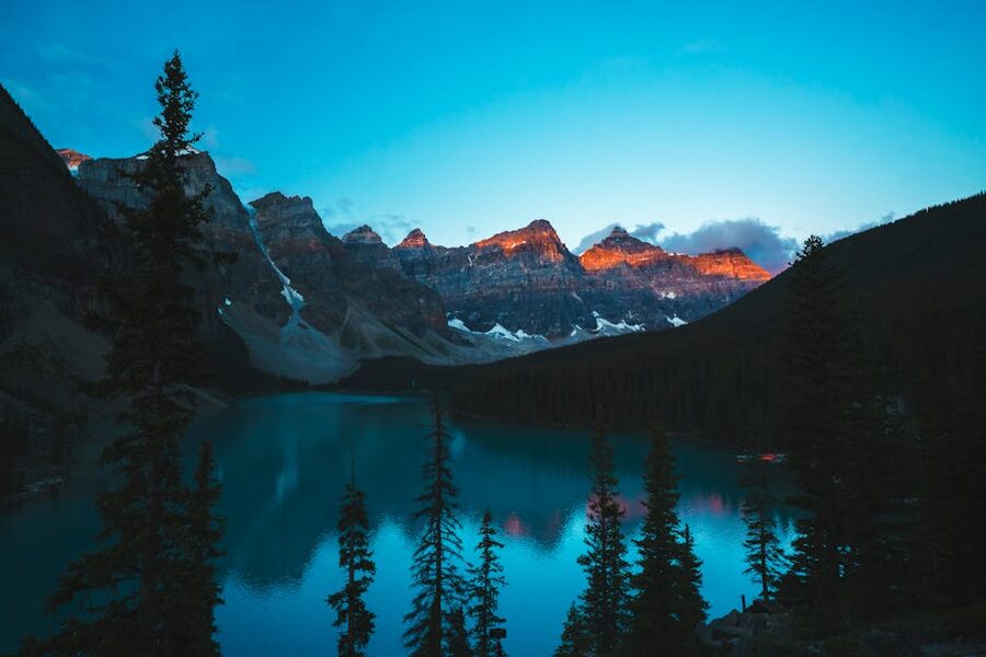 Sunrise light on the peaks above Moraine Lake