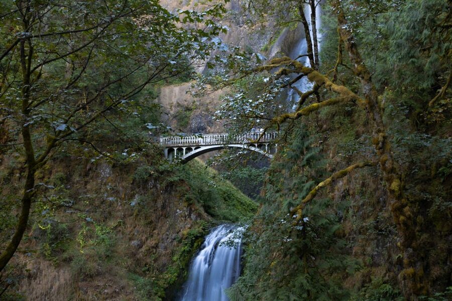Benson Bridge in front of Multnomah Falls, Oregon
