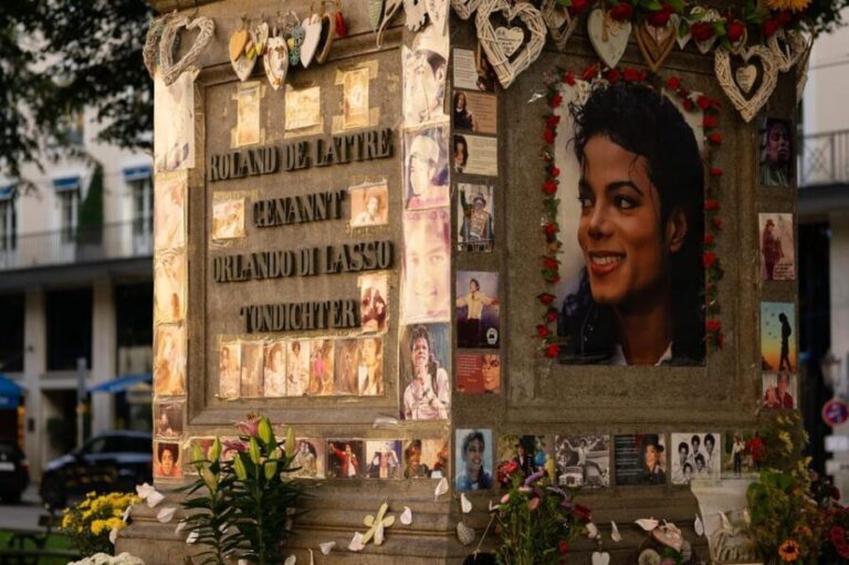 Munich: Walking tour of the old town with all your senses - Why This Tour Offers Great Value