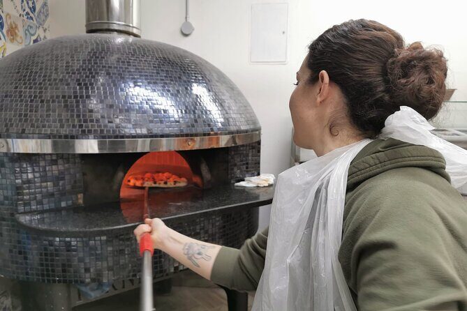 Naples: Authentic Italian Pizza Making Class with Local Pizzaiolo - Detailed Breakdown of the Itinerary