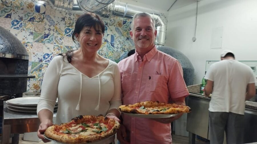 Naples: Pizza Making Class with Neapolitan Chef and drink - What the Class Includes