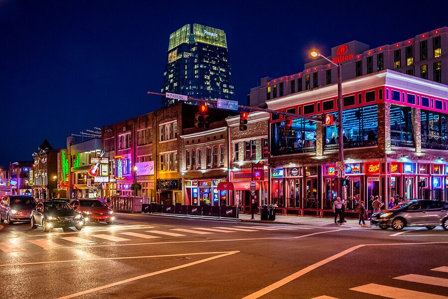 Broadway Nashville honky-tonk lights