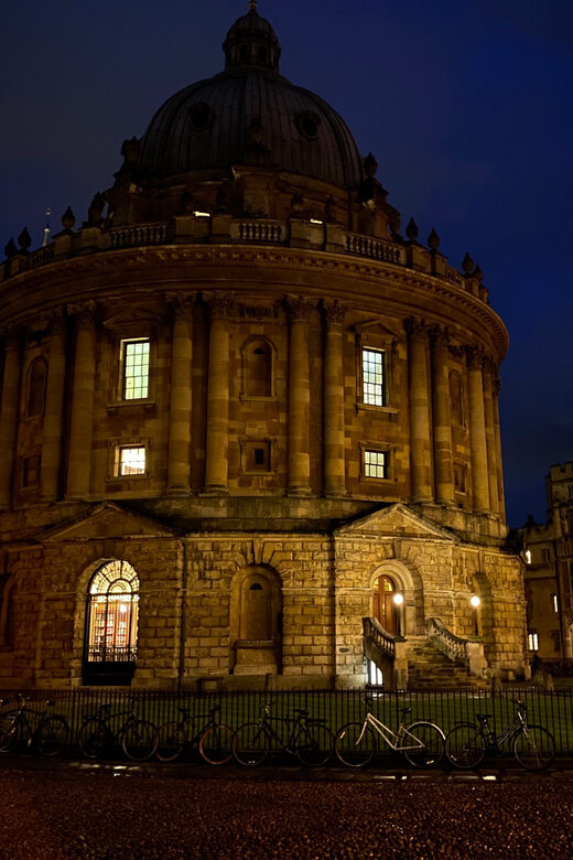 New: Oxford Costumed Ghost Tour In-Character - A Closer Look at the Tour Experience