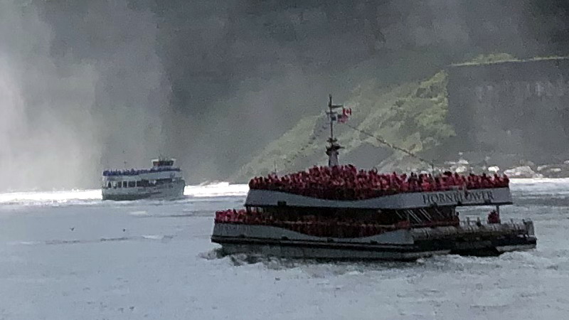 Hornblower and Maid of the Mist boats near Horseshoe Falls