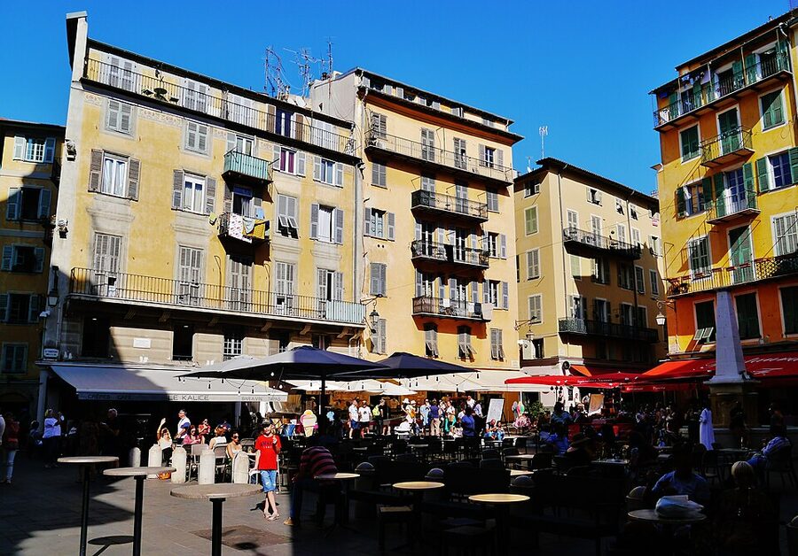 Place Rossetti Nice fountain and Cathedrale Sainte-Reparate