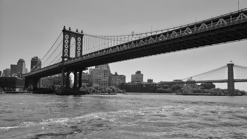 Manhattan Bridge at dusk BW