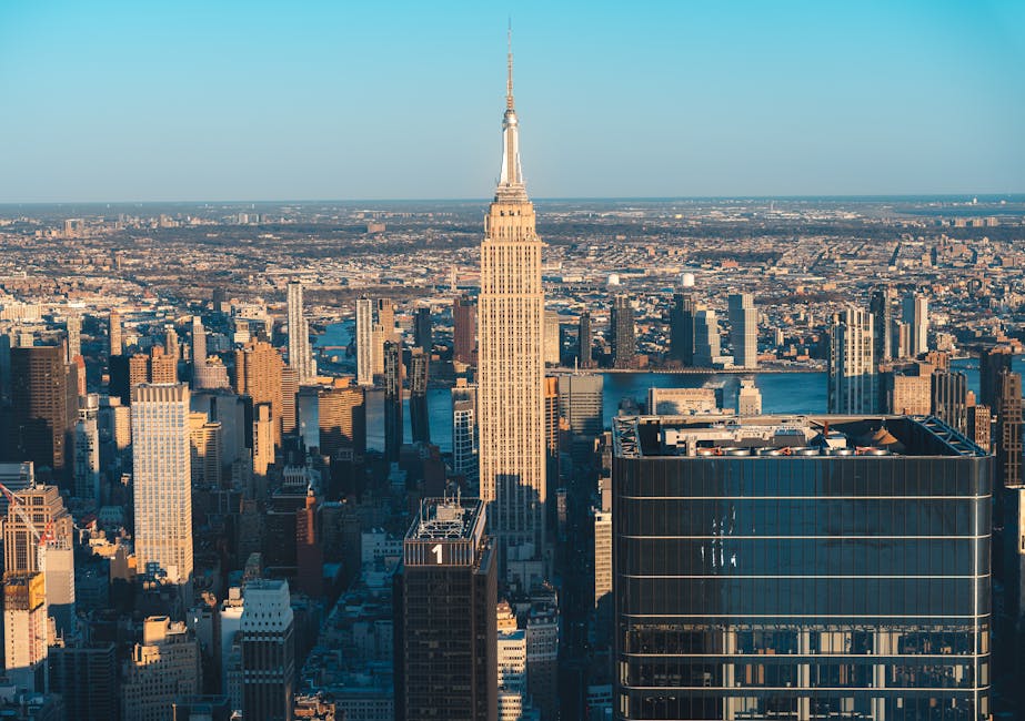 Midtown Manhattan skyscrapers close