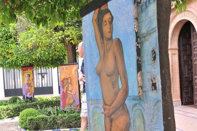 Off the Beaten Path: Seville Urban Walking Tour - Delving into Seville’s Historic Heart: Santa Cruz