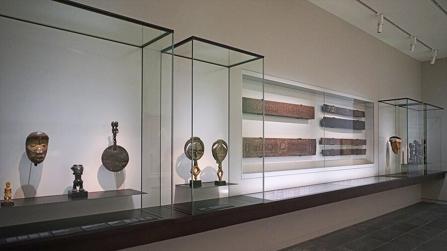 Extra-European arts room with Paul Guillaume's African collection at the Orangerie