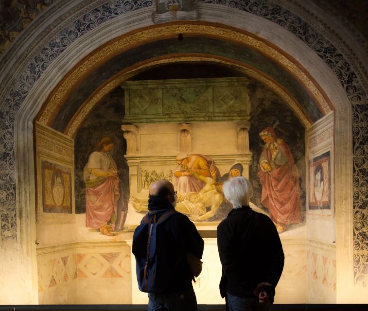 Orvieto: Old Town Guided Walking Tour - Exploring Medieval Squares and Palaces