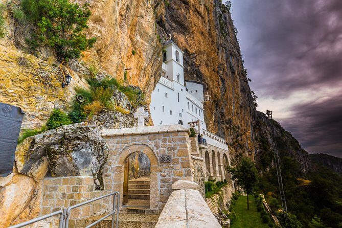 Ostrog monastery and Niagara waterfalls - What Makes This Tour Stand Out?