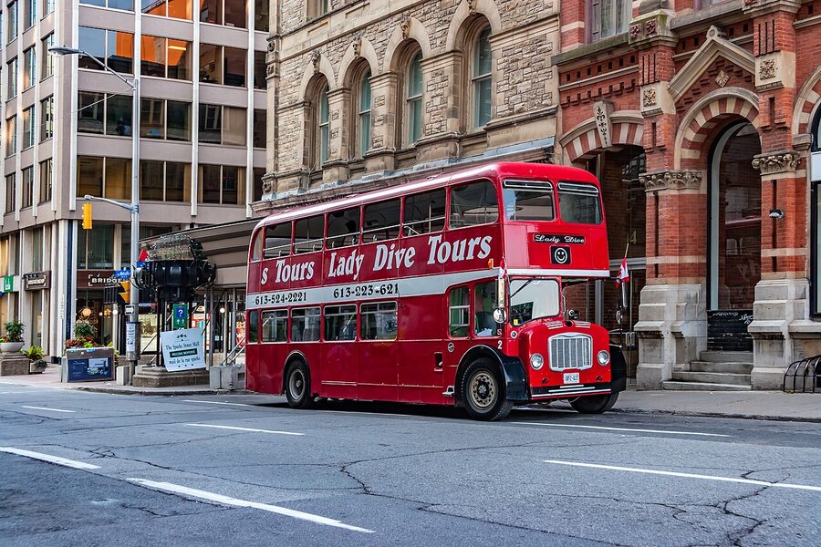 Lady Dive Amphibus near Parliament of Canada