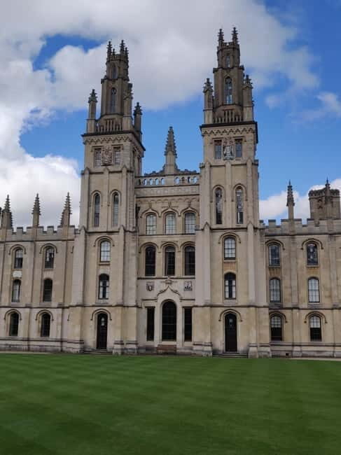 Oxford: Private Guided Walking Tour of University and City - What Sets This Tour Apart