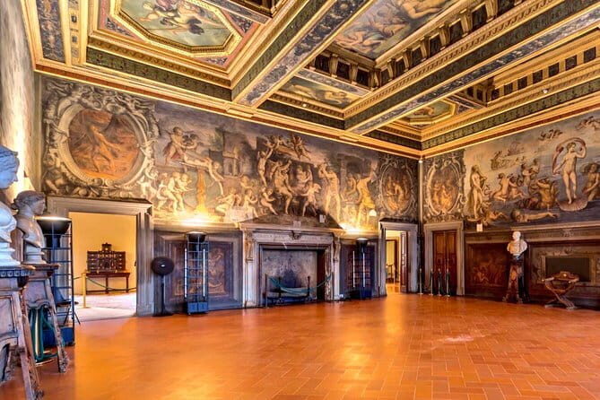Palazzo Vecchio Private Tour + Arnolfo's Tower Ticket - The Guide Experience: Knowledge & Personal Touch