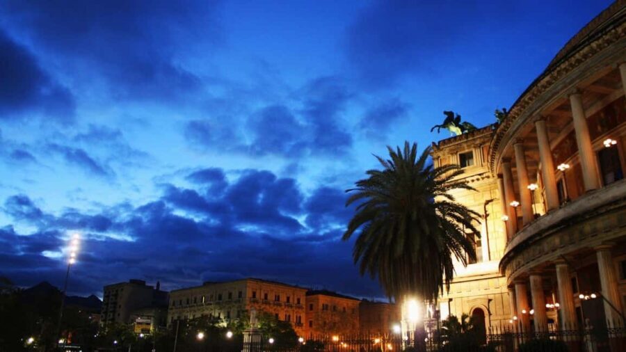 Palermo's Dark Shades: Ghost, Crime and Tasting Walking Tour - The Guide & Group Size