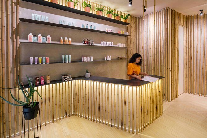 Pamper your feet with foot bath and reflexology massage - Authentic reviews from recent visitors