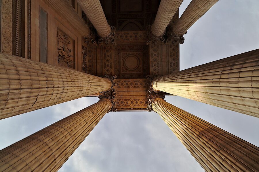 Perspective view of the Panthéon Paris columns from below