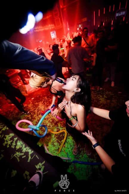 Paris After Dark: Speakeasy, Cocktails, Local Bars & Clubs - Who Is This Tour Best For?