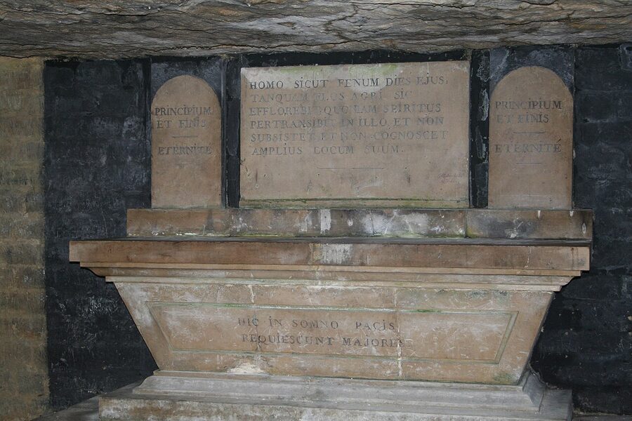 Crypt of the Sacellum altar inside the Paris Catacombs