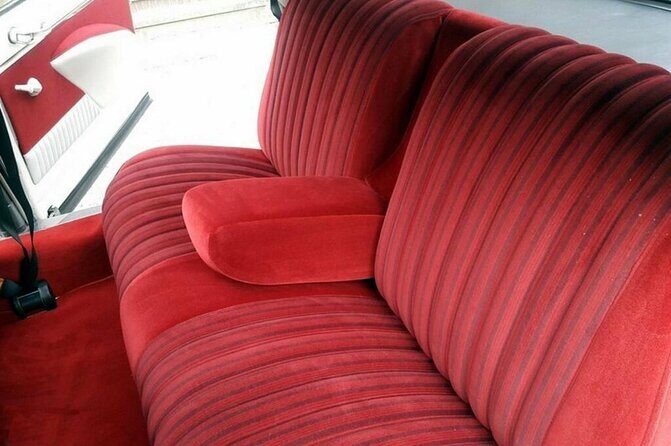 Paris City Tour 2h00 Citroën DS Vintage with Open Roof - What Sets This Tour Apart?