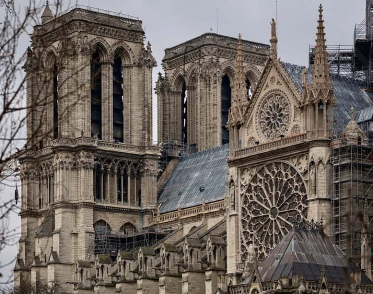 Paris: Creepy Middle Ages Walking Tour - Exploring Medieval Paris: Sites and Stories