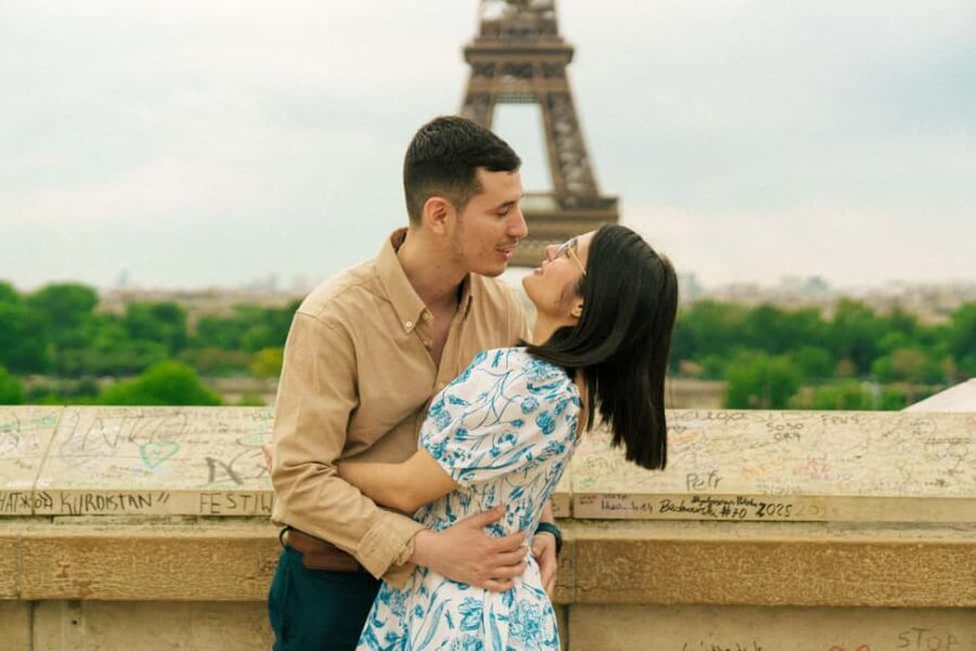 Paris: Eiffel Tower Vintage Photoshoot - What Makes This Photoshoot Stand Out?