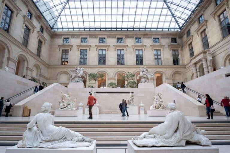 Paris: Louvre Museum Access with Host and Hop-On Hop-Off Bus - Who This Tour Is Best For