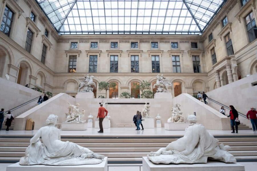 Paris: Louvre Museum Access with Host and Hop-On Hop-Off Bus - Who This Tour Is Best For