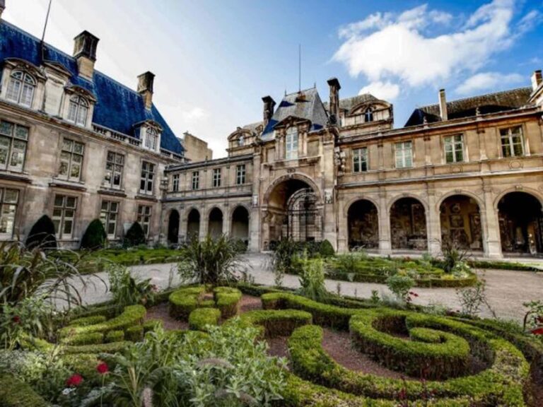 Paris: Marais District & Jewish Quarter Guided Tour 12 guest - Who Will Love This Tour?