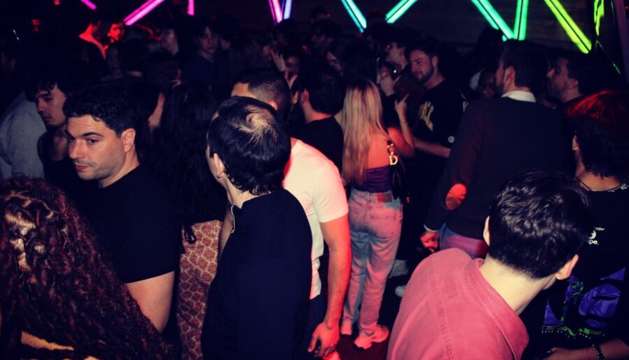 Paris Nightlife Bar Crawl: Free Shots & Club Entry - Practical Details & Tips