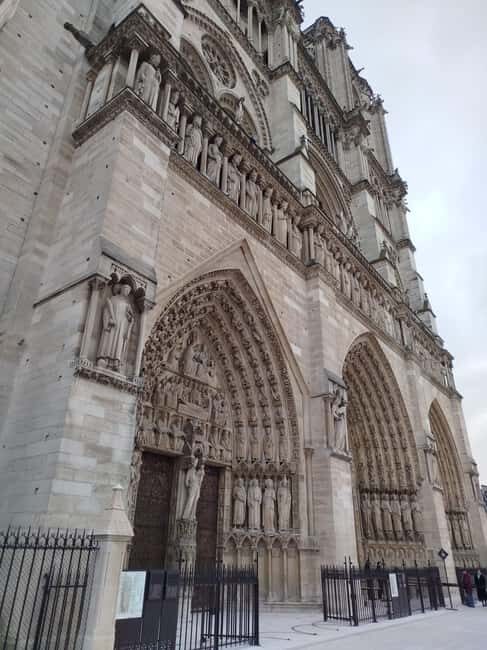 Paris: Notre Dame Cathedral Guided Tour of the Neighborhood - The Itinerary: What’s Included and What to Expect