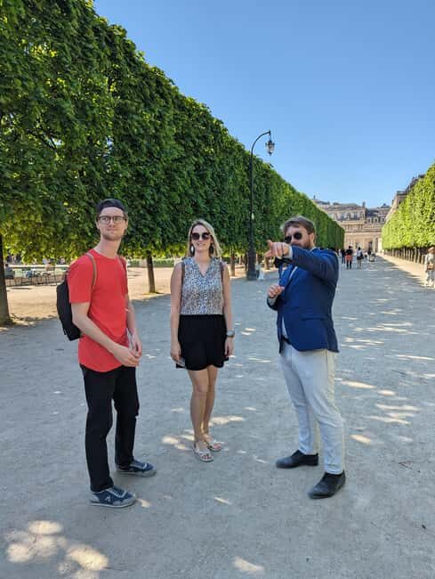 Paris: Révolution(s) Walking Tour - Thematic Exploration