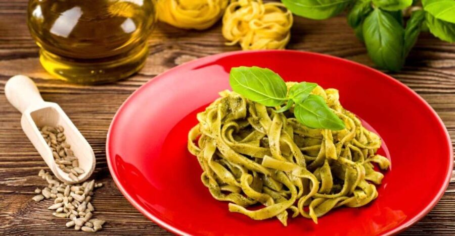 Pasta Cooking Class with Pesto Sauce Making in Rome Center - Why You Should Consider This Class